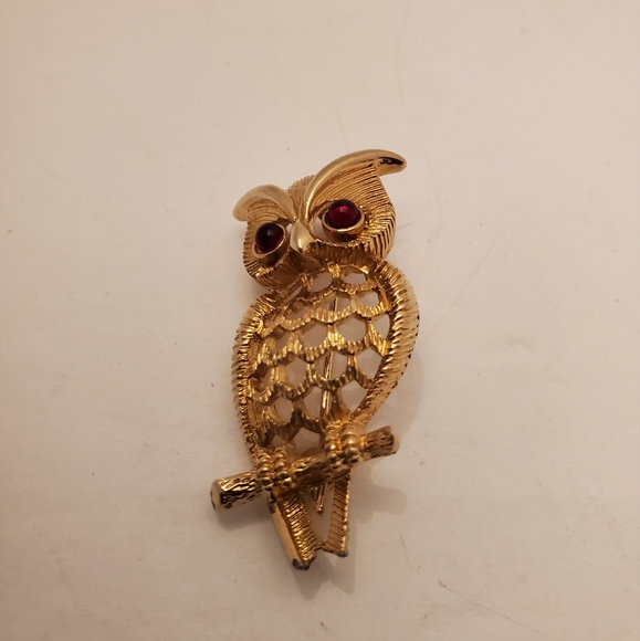 Avon | Jewelry | Vintage Avon Owl Bird Pin Brooch Gold Color With Red ...
